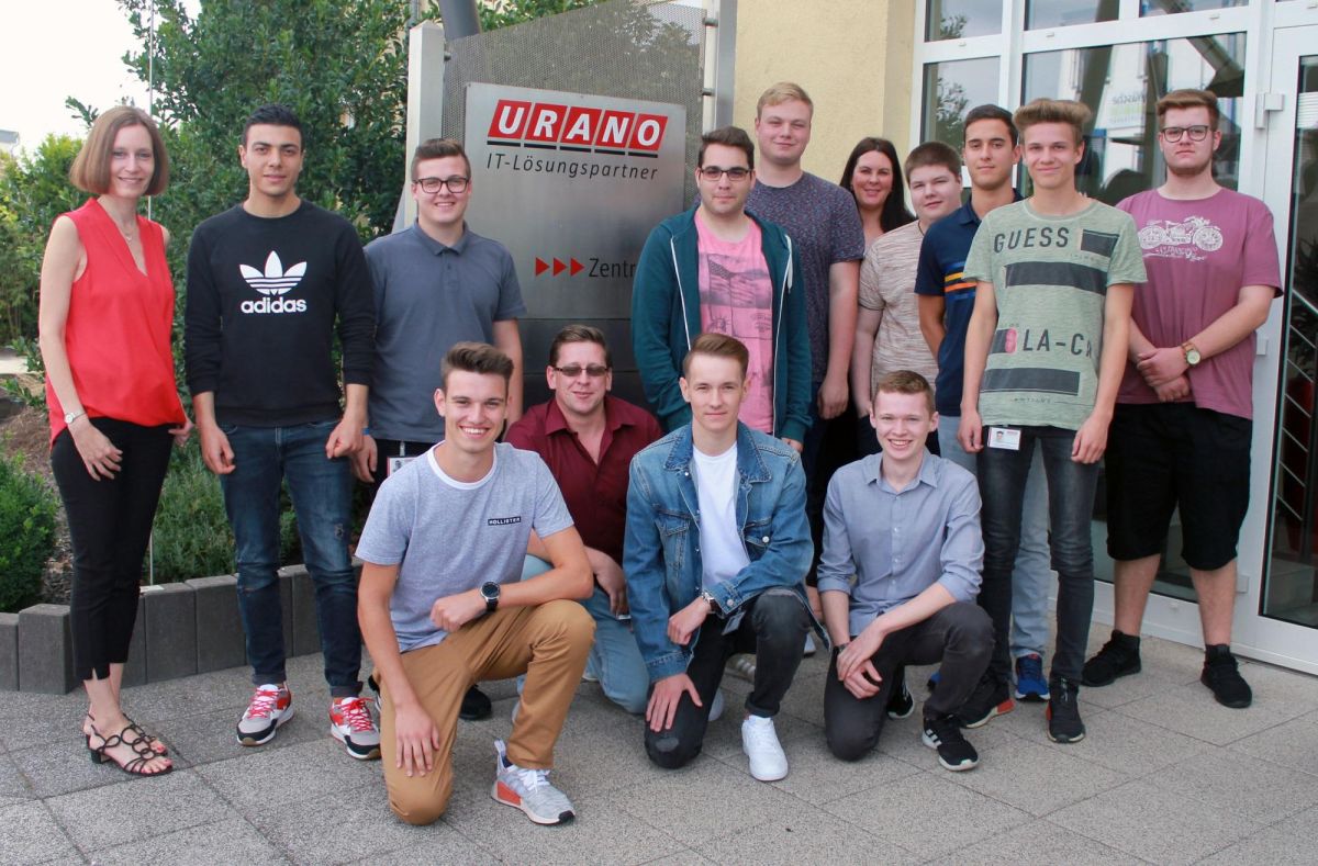 Starker IT-Nachwuchs: URANO freut sich über 14 neue Azubis