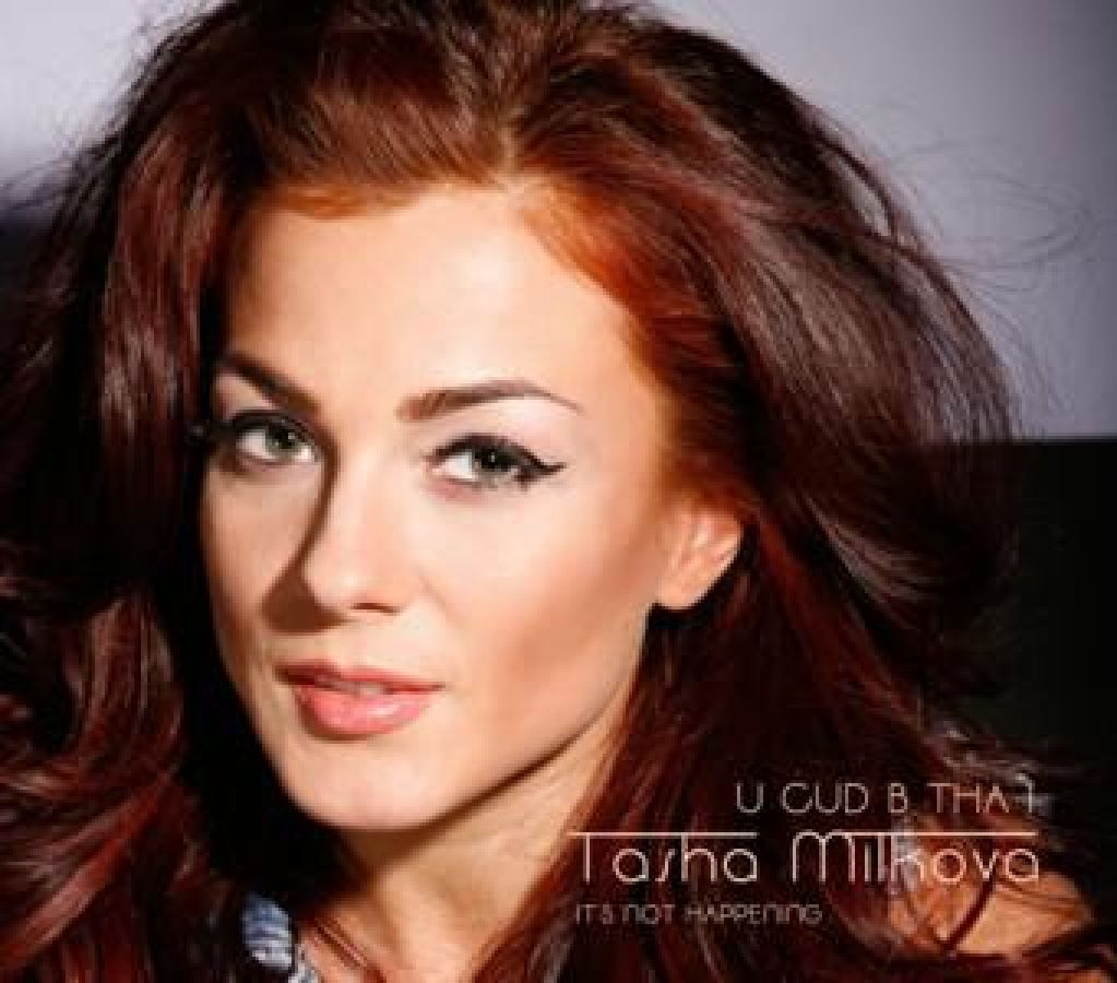 Tasha Milkova. Eine atemberaubende Sängerin mit Ihrer ersten Single „U ...
