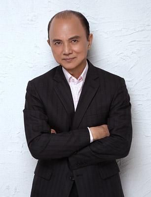 Ikone der Modewelt: Dato‘ Professor Jimmy Choo debütiert 2013 als red ...