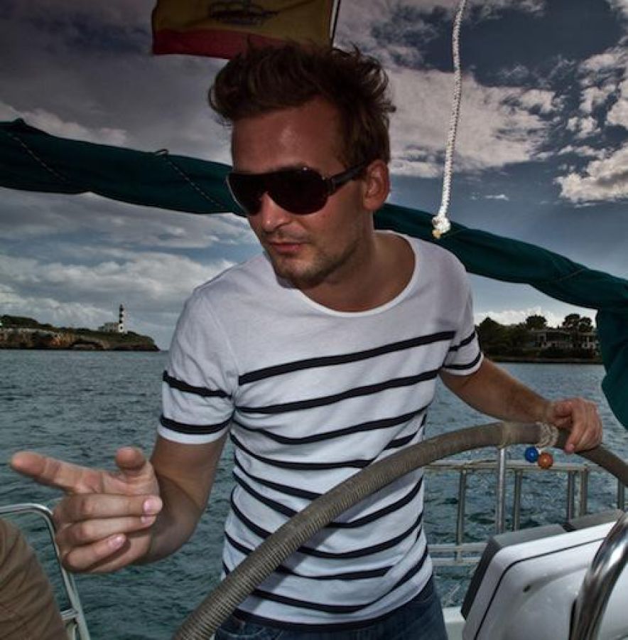 Alexander Riedl zieht sich aus 2beknown zurück - openPR