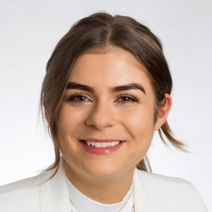 Valentina macht Übergewichtige durch Essen glücklich