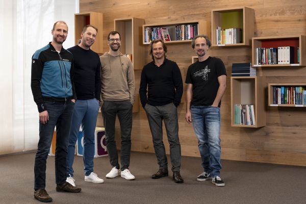 Aus zwei mach fünf: Geschäftsführung von QAware erweitert - openPR