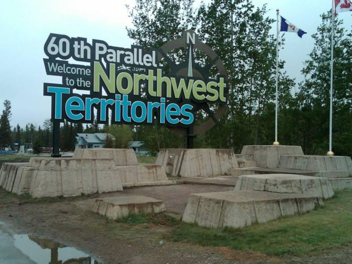 Deh Cho mit neuem 60th Parallel Visitor Centre