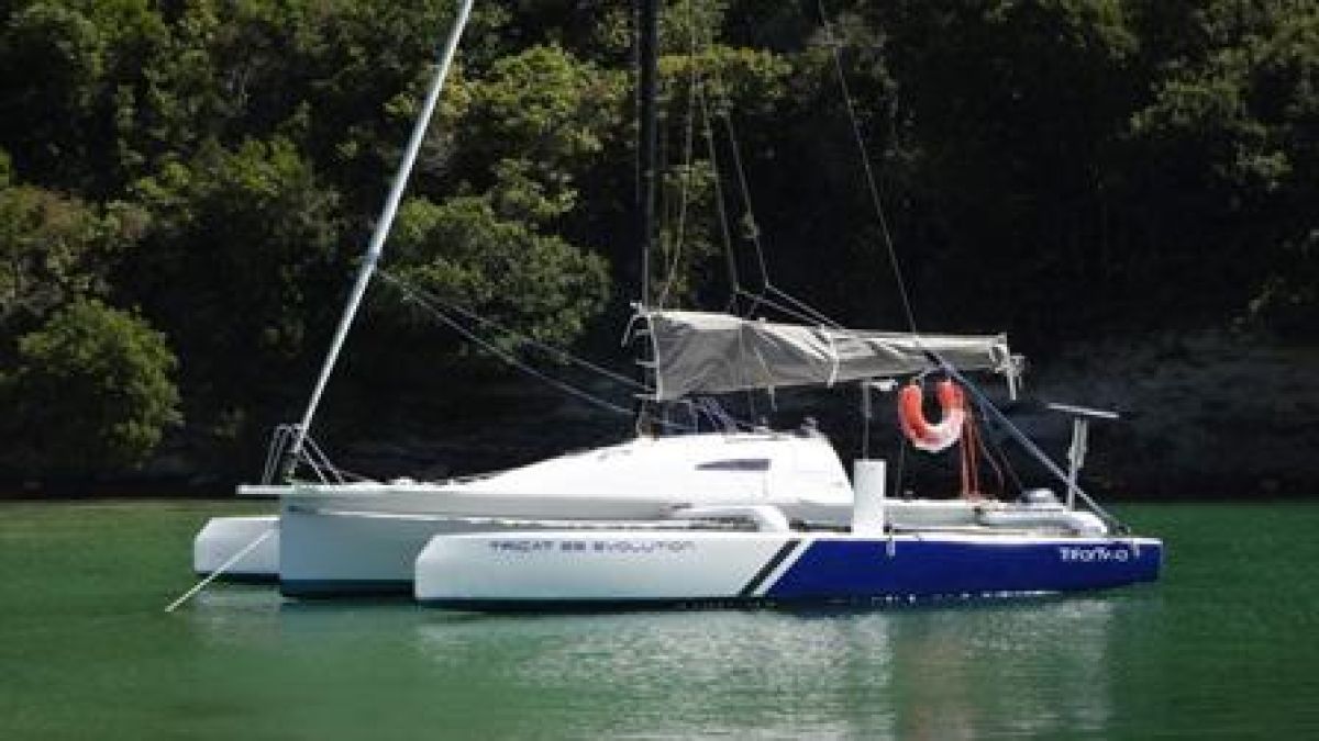 Die faltbaren Trimarane von Tricat: Kleines Gepäck für den großen Segelspaß